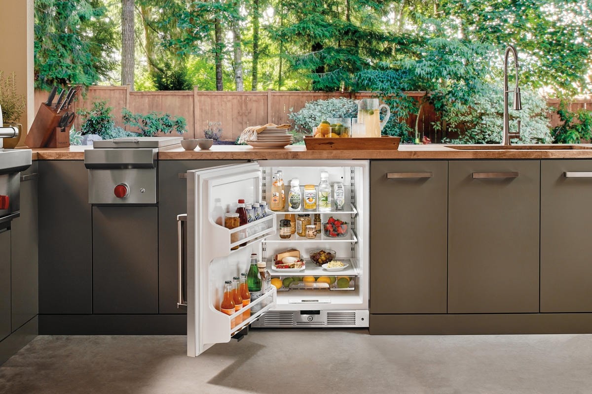 Sub-Zero Legacy Model - 24" Outdoor Undercounter Refrigerator ...