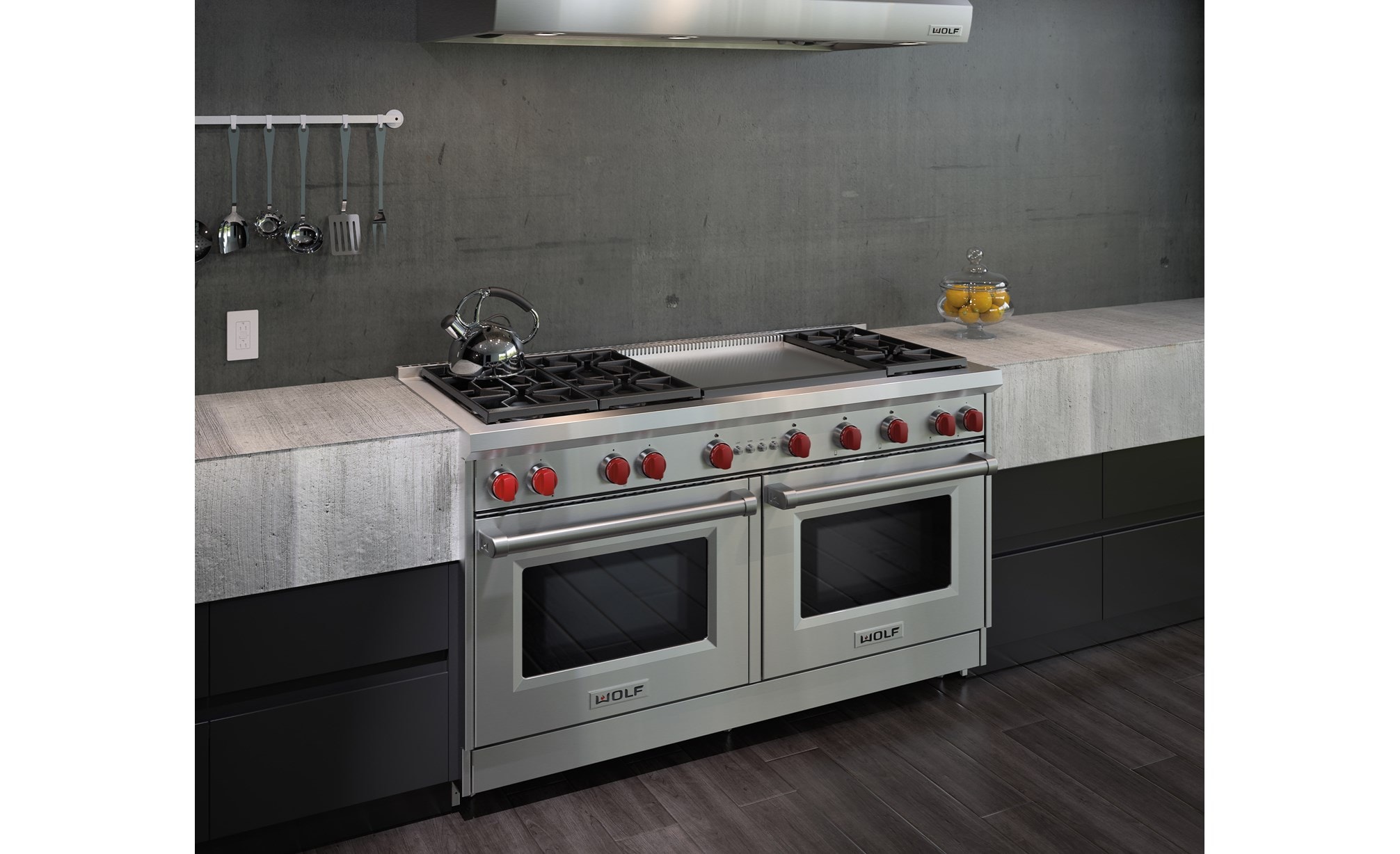 Estufa de gas de 60” con 6 quemadores y plancha infrarroja doble Wolf