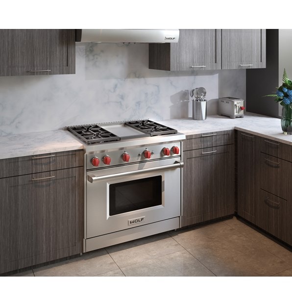 Estufa de gas de 36” - 4 quemadores y plancha infrarroja Wolf